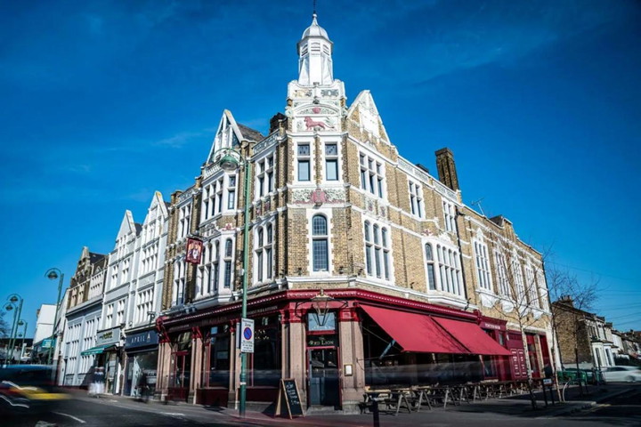 The Red Lion Hotel - Barking