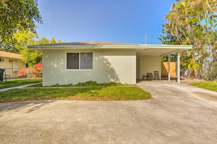 Walk To Atlantic Ave & Beach! Home W/ Yard & Patio - Boynton Beach, FL