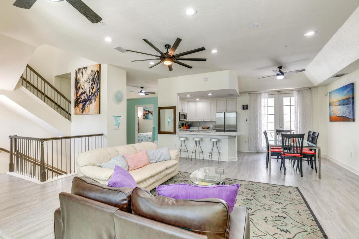 Clearwater Beach Hideaway: Walkable Location! - Dunedin, FL
