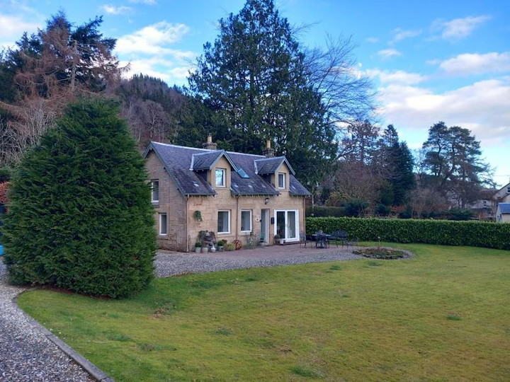 Beautiful Historic Cottage - Callander
