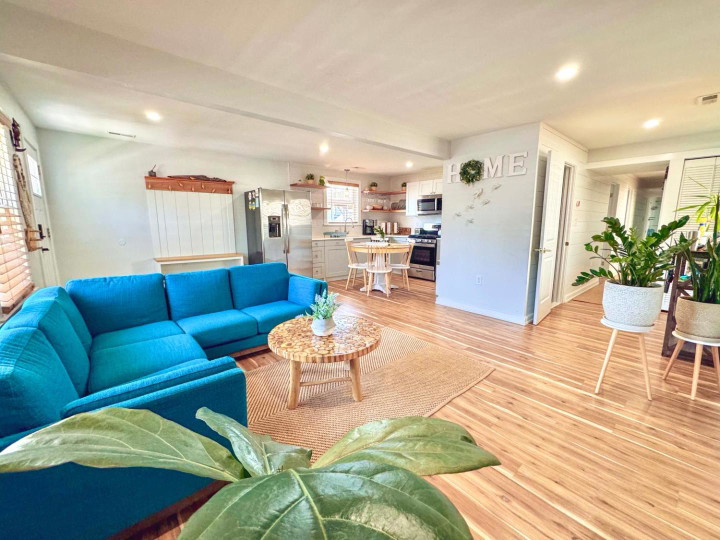 Unique Wildwood 3 Br 1,5 Ba Entire House In The Heart Of Wildwood! - New Jersey