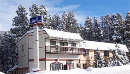 Valley Hi Hotel - Granby, CO