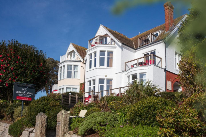 Chelsea House Apartments - Falmouth