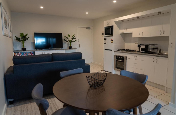 2x Studio Apartments In Islington Each With Ac, Bathroom, Kitchen, Laundry, Balcony And Wifi - Merewether