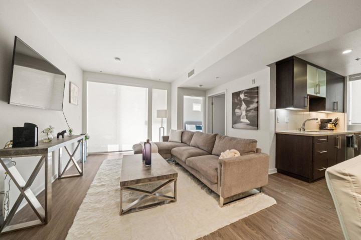 Santa Monica Coastal Retreat With Free Parking Minutes Walk To The Beach - Venice Beach, CA