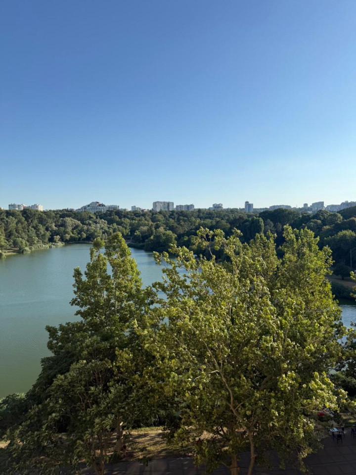 Royal Lake Residence - 키시나우