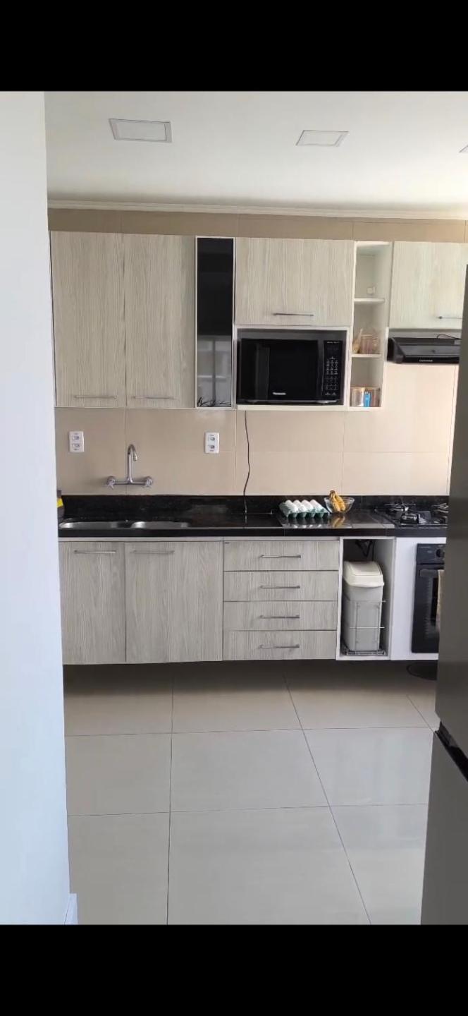 Quarto Em Apartamento Amplo - Porto Alegre