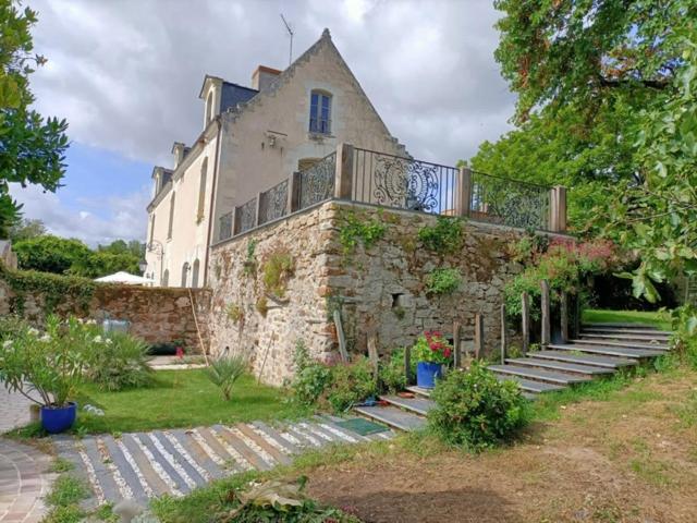 Deux Grandes Chambres D'hôtes Communicantes Au Manoir De L'herbier - Angers