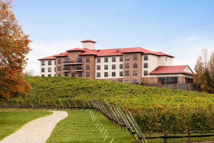 Holiday Inn Express & Suites Lexington North West-the Vineyard By Ihg - Lexington, NC
