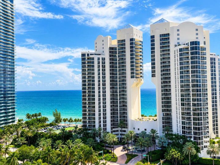 Apartment In Miami - Aventura, FL