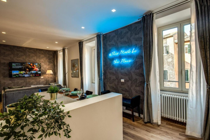 Lovely Rome Apartments - Historic City Center - Rooma