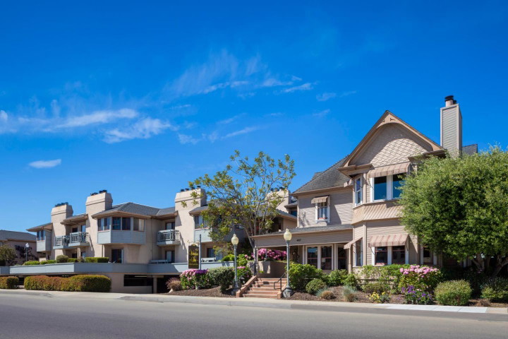Victorian Inn - Monterey Bay, CA