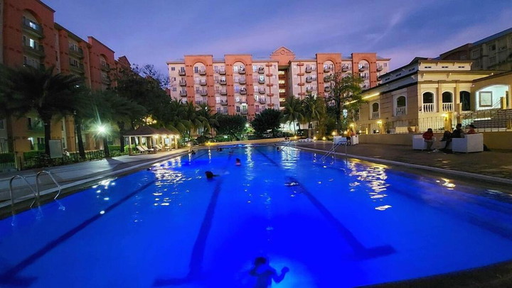 Chateau Elysee A11 Near Bar Resto Mall Airport - Las Piñas