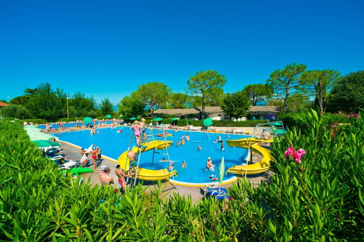 Happy Camp Mobile Homes In Camping Cisano San Vito - Lake Garda