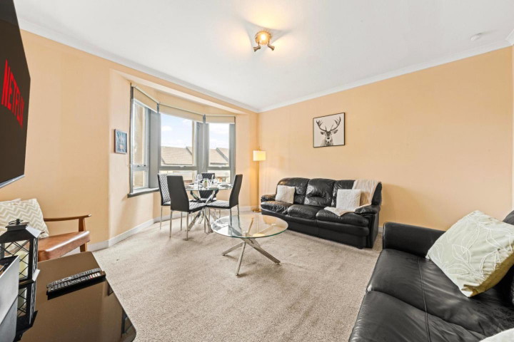 Bright & Modern Family Flat Near City Centre - Glasgow