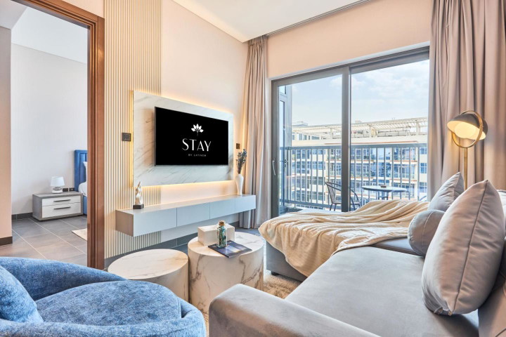 Stay By Latinem Luxury 1br Holiday Home Cc 0715 Near Burj Khalifa - Dubái