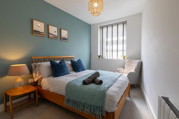 Courtyard Retreat - Southampton, UK