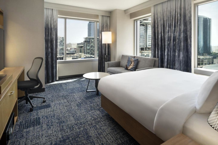 Courtyard By Marriott Los Angeles L.a. Live - Hollywood, CA