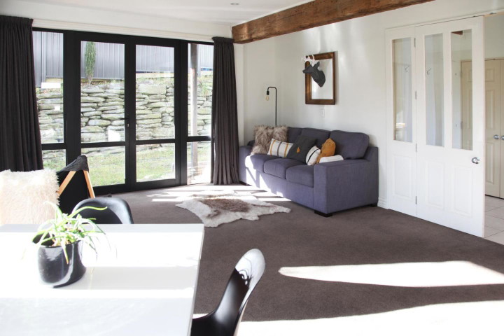 Sunny Lakeside Haven - Arrowtown