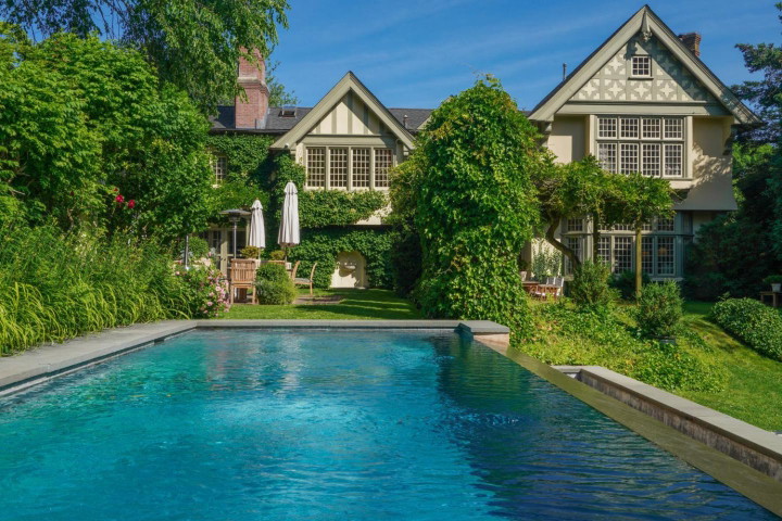 The Baker House 1650 - Long Island, NY