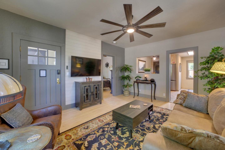 < 1 Mi To Dtwn: Home W/ Deck In Clarkdale! - Cottonwood, AZ