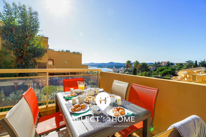Select' - Appartement Avec Vue Mer, Sur Les Hauteurs Du Centre-ville Avec Parking Privé - Dolce Vita - Le Lavandou