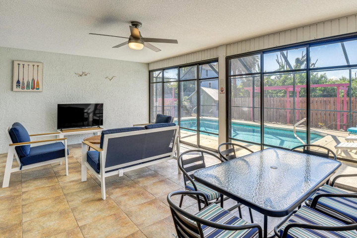Walk To Beach! Palm Coast Oasis W/ Pool - Palm Coast, FL