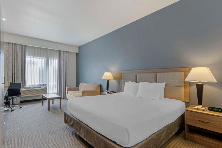 Best Western Plus Peppertree Nampa Civic Center Inn - Nampa, ID