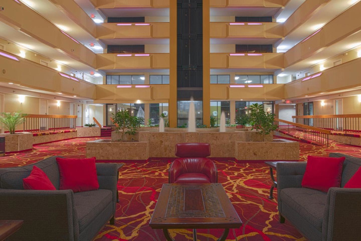 Mcm Elegante Hotel & Suites Lubbock - Lubbock, TX