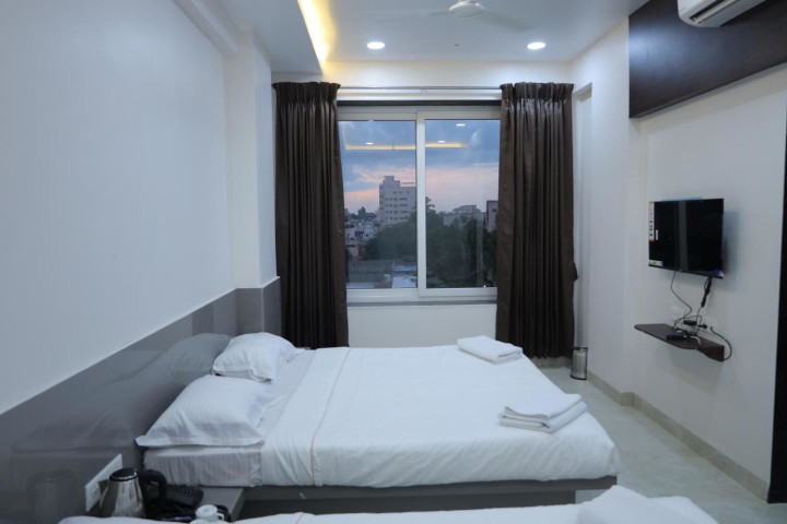 Hotel Shreyash - Solapur