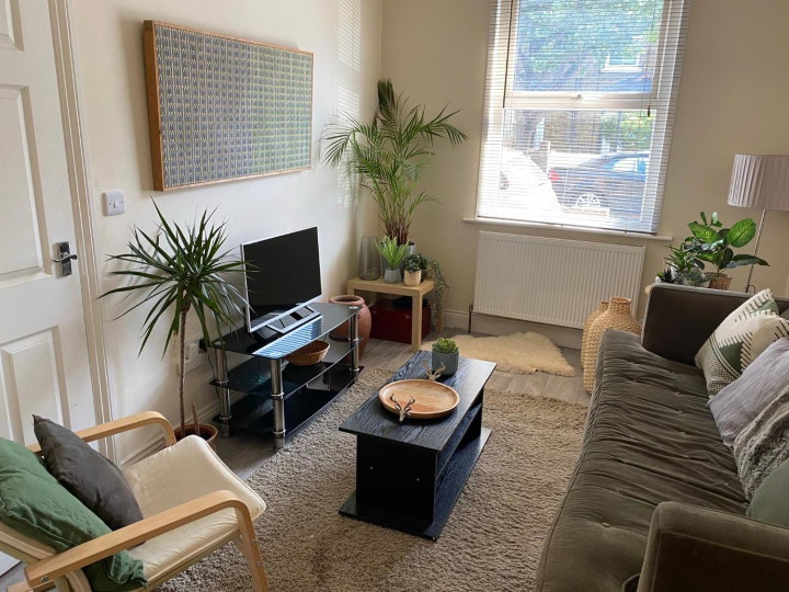 35 Mins To Central London. 3 Bedrooms. 2 Bathrooms With Garden - Central London
