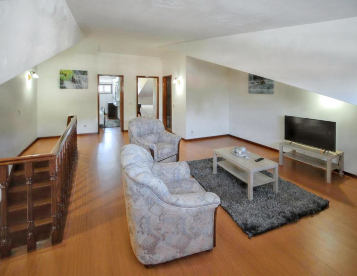 Spacious House In Santa Maria Da Feira - 220 M² With City View - Arrifana