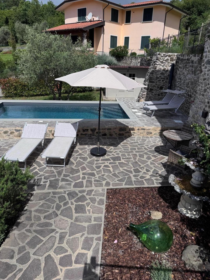 L'oasi Nel Borgo, Un Angolo Di Pace A Bagnone - Italien