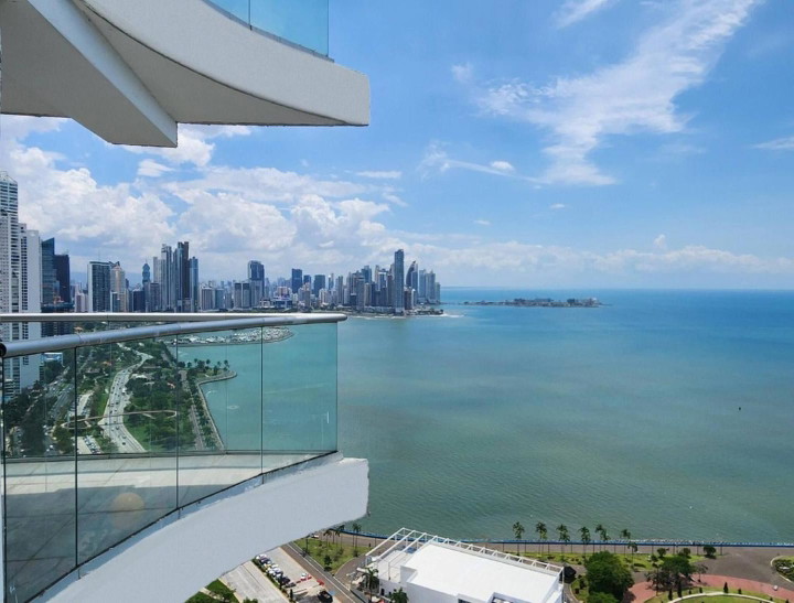 Luxury Oceanview Room Rooftop Pool - Panama City