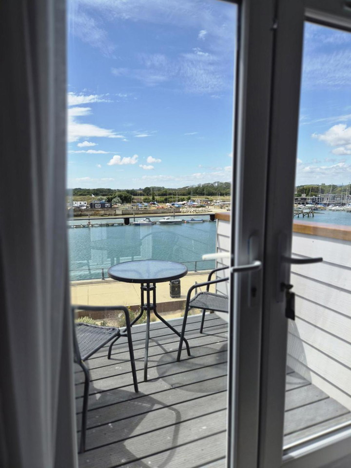 River Breeze Balcony 2 - Littlehampton