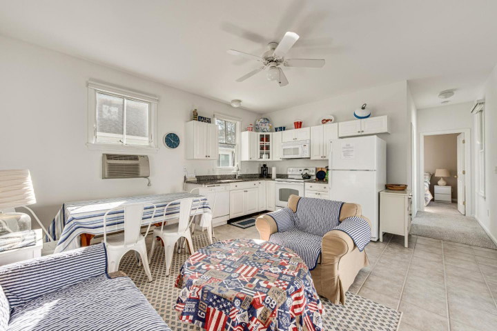 Cozy Wells Cottage W/ Pool Access: 1 Mi To Beach! - Kennebunk, ME