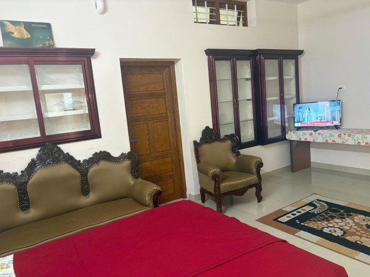 Guruvayur Homestay - 2 Ac Bedrooms, Hall & Veranda - Guruvayur