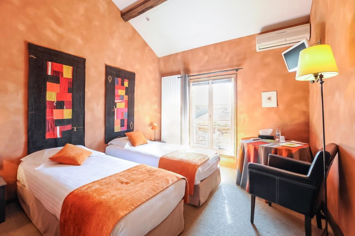 Logis Hotels Les Glycines - Deux-Sèvres