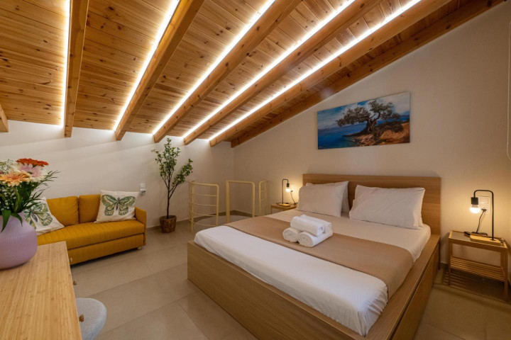 Homeasy Apartments - Kalamata Central Getaways With Private Parking - Kalamata