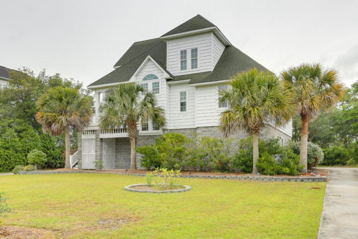 Harkers Island Vacation Rental With Pool Table! - Harkers Island, NC