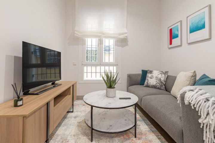 Charming 1-bed Apartment In Chamberí Madrid -