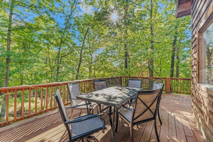 Almost Heaven - Grill, 2 King Beds, Wifi, Deck, Pool Access, Hiking, Wood Stove, Family Friendly - Berkeley Springs, WV