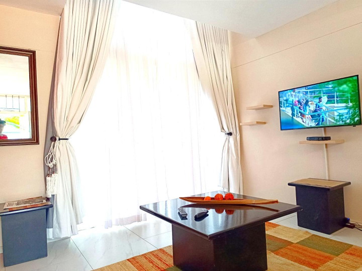 Best Location Extra King Bed - Harare