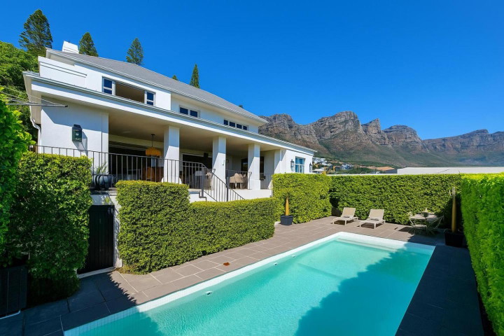 Camps Bay Luxury Family Retreat, Lush & Stylish - Camps Bay