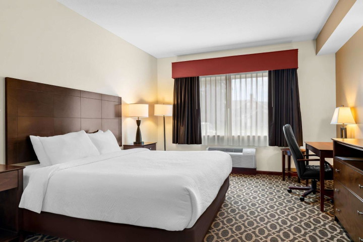 Best Western Paradise Inn - Champaign, IL