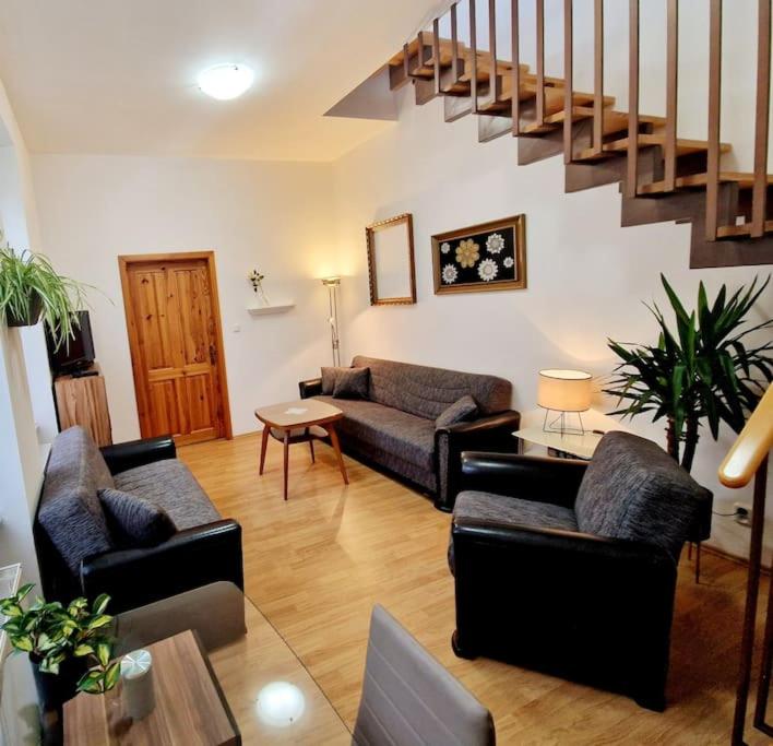 Matilda Old Town Apartment With Free 2 Car Parking - Slovakia