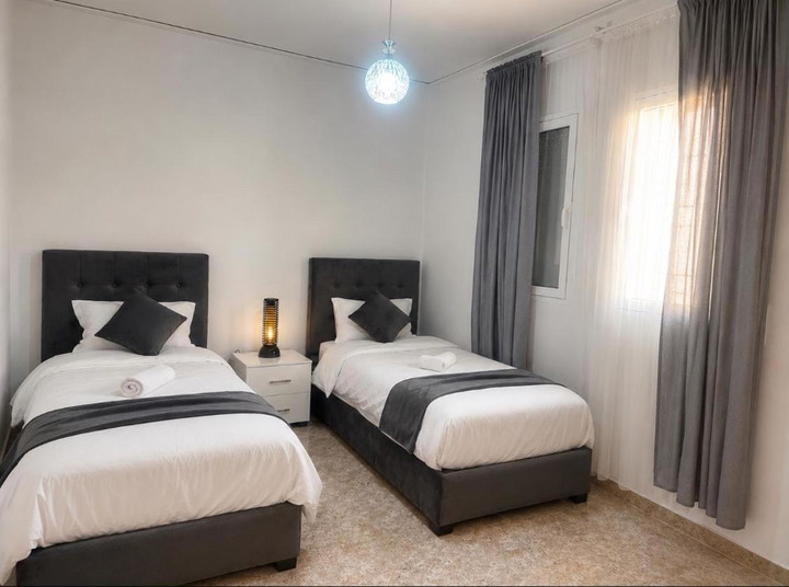 Magnifique Maison Famiiale Moderne Spacieuse De 150 M Avec De 3 Chambres ,Confortables Et D Un Grand Salon Et Terrasse, Idealement Situee A 9 Min Du Centre-ville Elle Se Trouve à Proximite De La Route Principale Menant A L Aeroport Berkane Et Saidia - Oujda