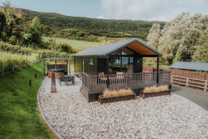 Briarfield Farm Stays - Uisce Cabin - Scotland