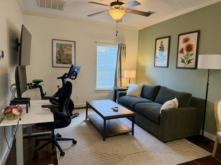 Quiet Heights Workspace Suite - Texas