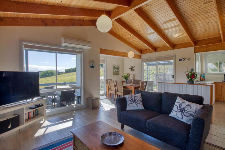 Cockatoo Cabin - St Helens